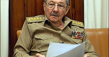 Brother: Fidel Castro Is Recovering - CBS News