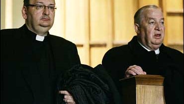 Priest Charged With Lying About Mob Ties - CBS News