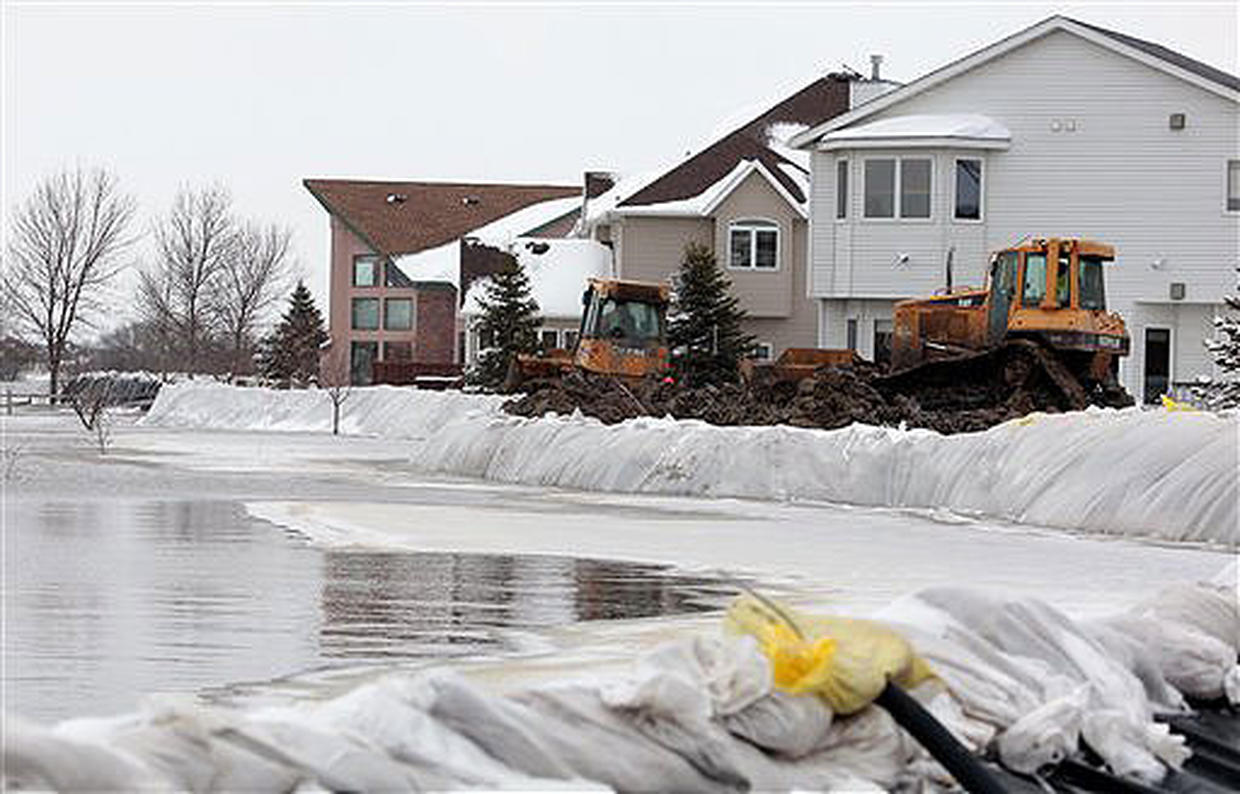 Flood Fight Front Lines - Photo 1 - CBS News