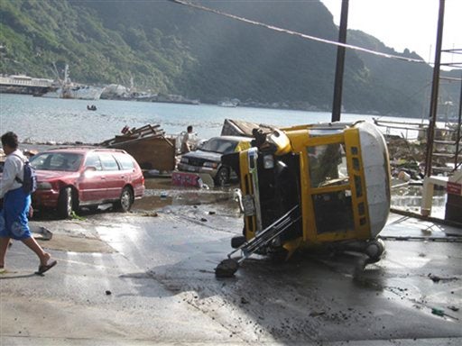 Tsunami Hits Samoa - CBS News