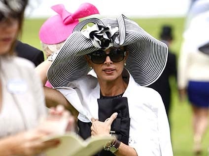 Big Hats Make A Big Splash At The Ascot Races - CBS News
