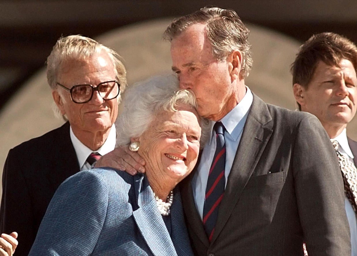 First lady, first mother - Barbara Bush 1925-2018 - Pictures - CBS News