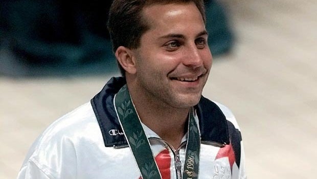 U.S. Olympic gold medalist diver Mark Lenzi dies at 43 - CBS News