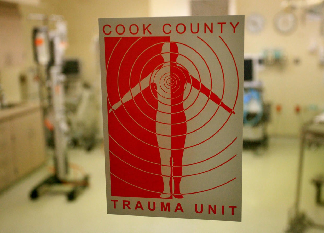 Inside Chicago trauma unit - Photo 1 - CBS News