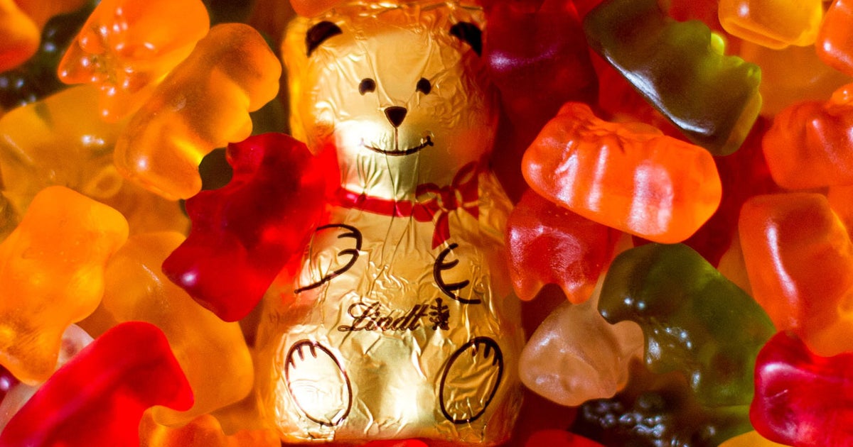 German gummy bear wins battle against Swiss teddy - CBS News