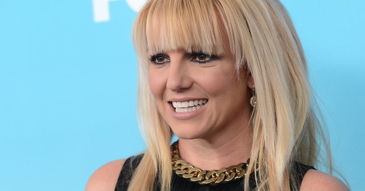 Britney Spears shows "love" after week of changes - CBS News