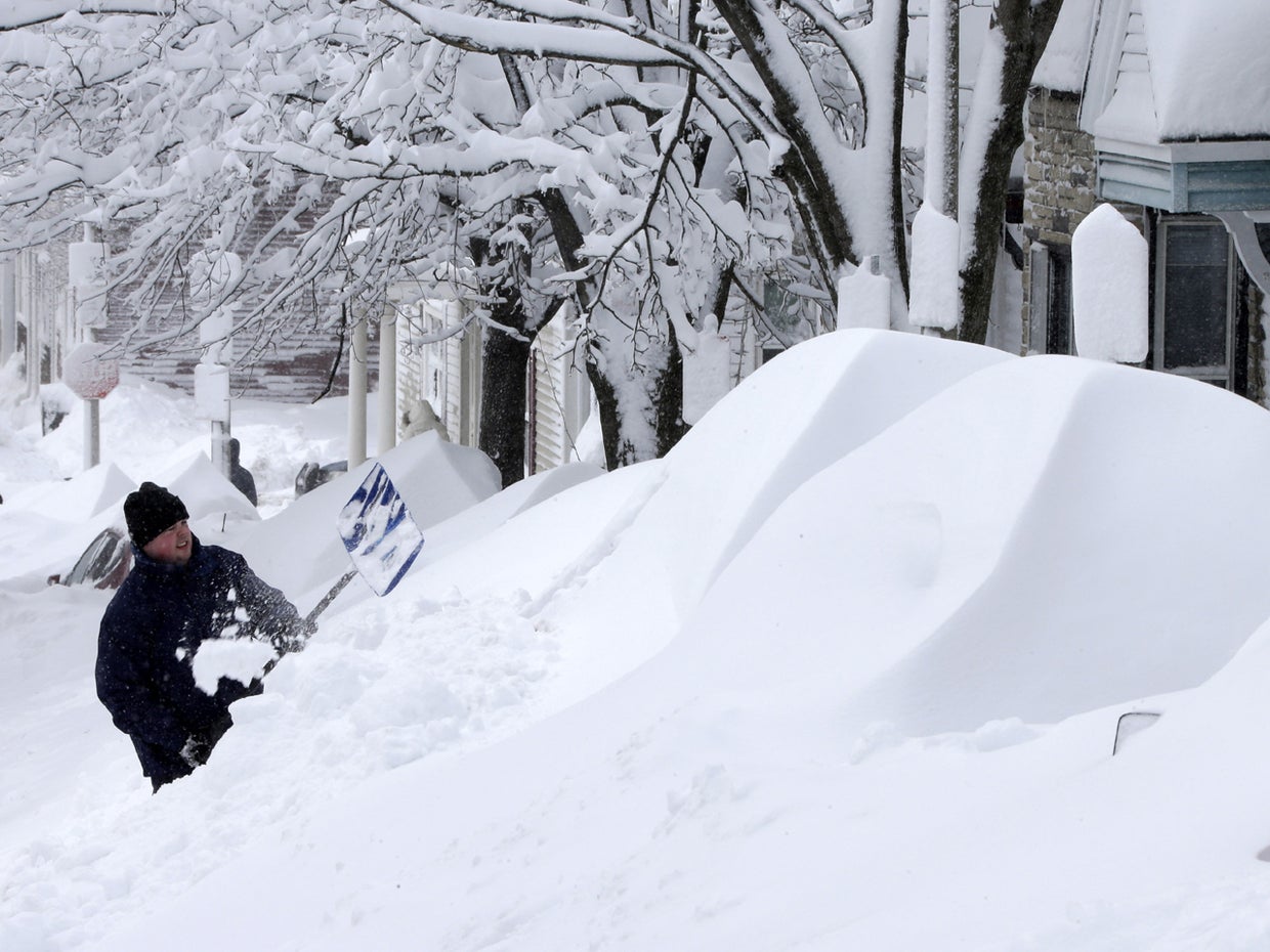 Powerful blizzard descends on Northeast - CBS News