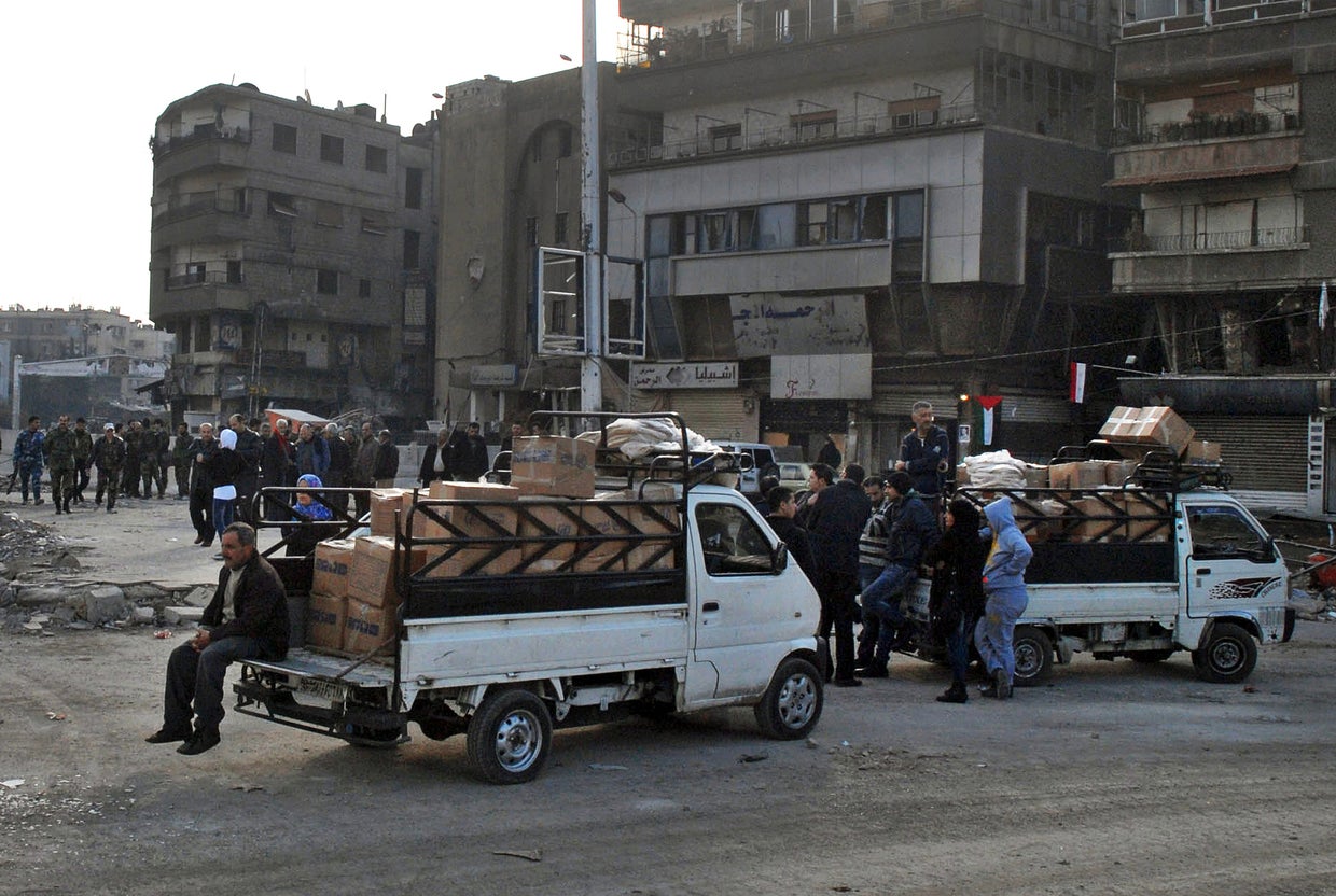 U.N. gets food aid to Palestinian refugees dying of starvation at ...