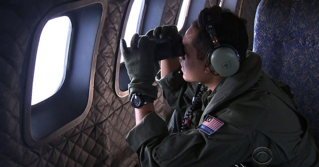 Who were the pilots of Malaysia Airlines Flight 370? - CBS News