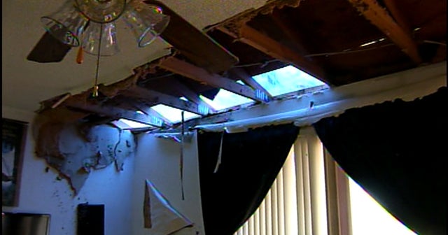 Microburst storm deals damage in Phoenix - CBS News