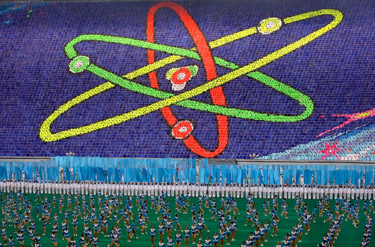 First hydrogen bomb test - What's the difference between H-bombs and A ...