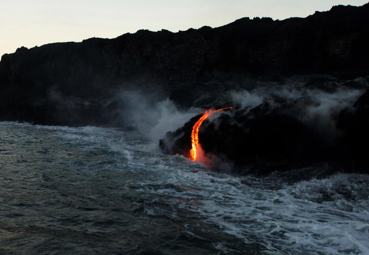 Lava stream - Hawaii's fire-spitting lava spectacle - Pictures - CBS News