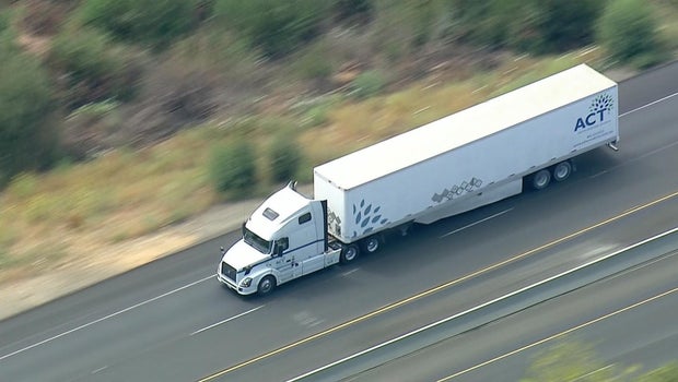 Police pursue stolen big rig through Southern California - CBS News