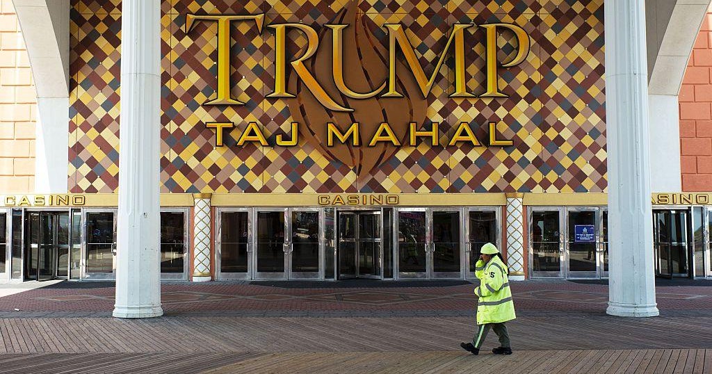 Trump Taj Mahal closes after 26 years - CBS News