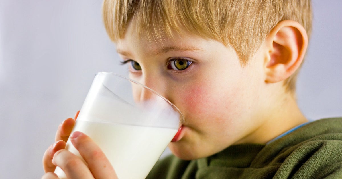 "Growing" concern about non-cow's milk alternatives for kids - CBS News