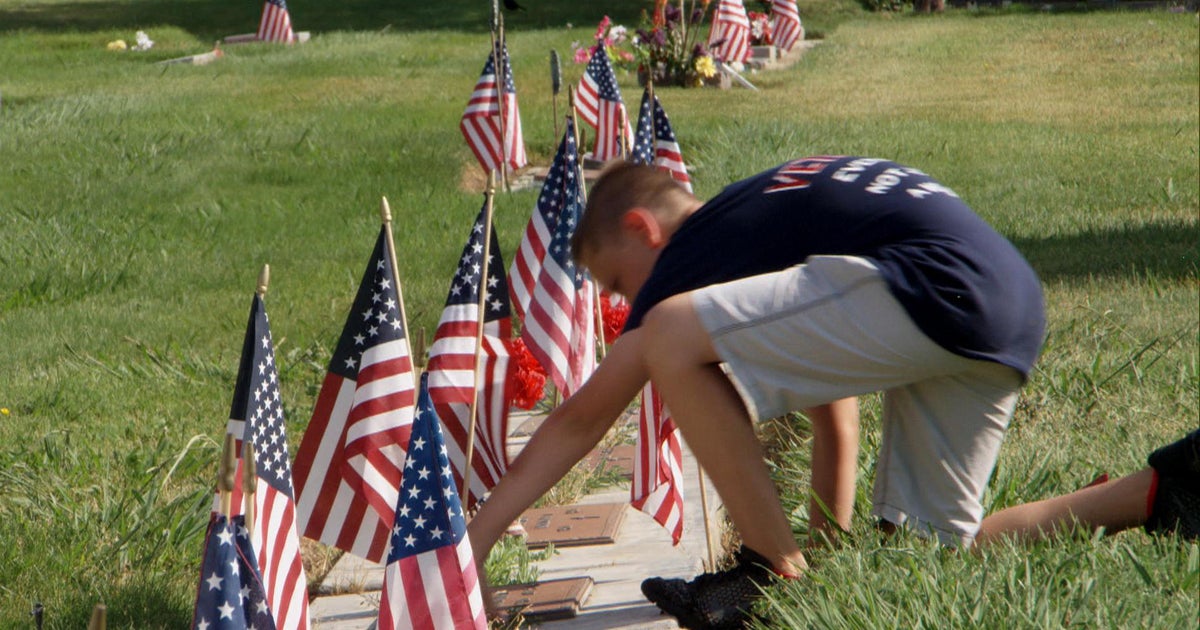 California boy, 11, becomes the pied piper of patriotism - CBS News