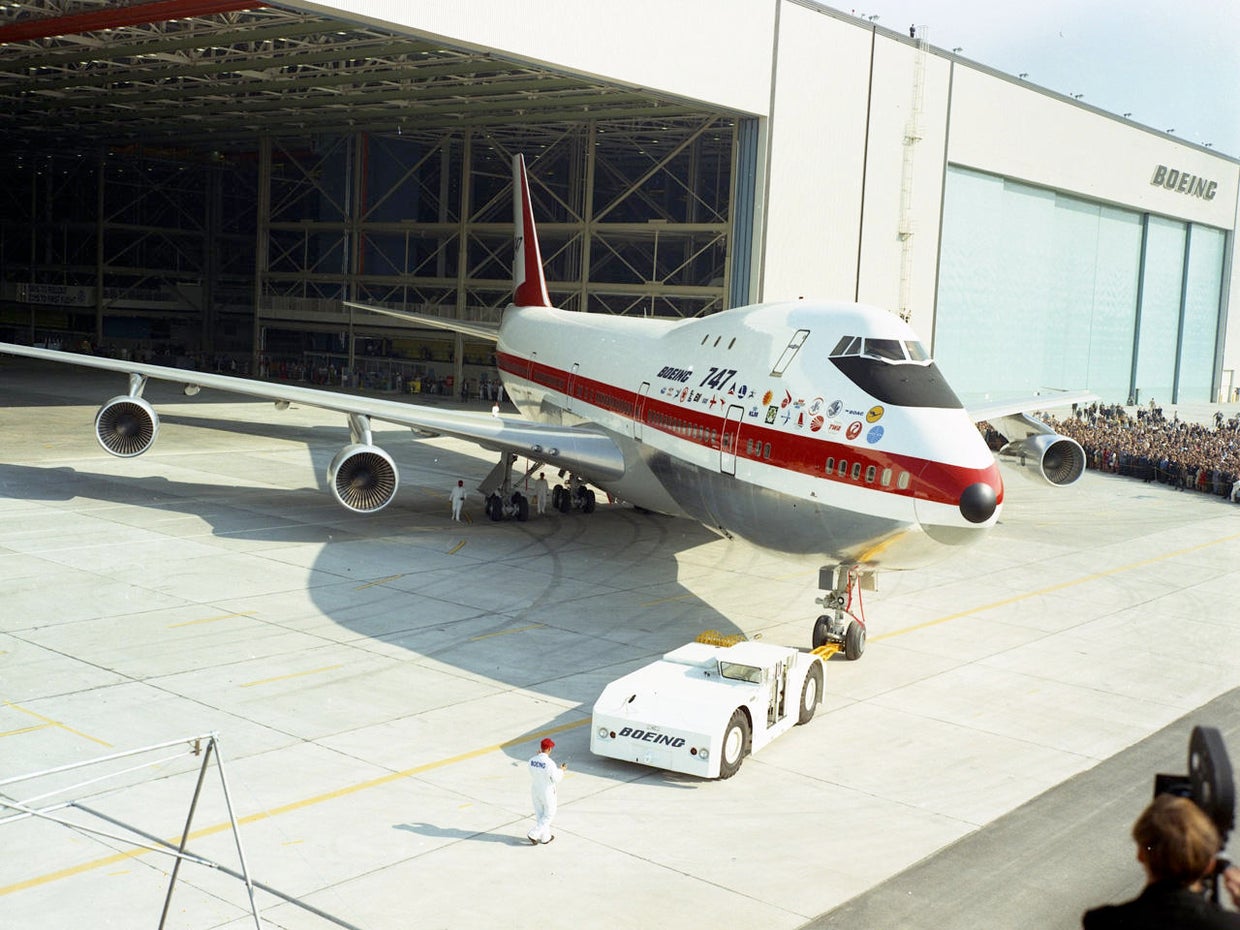 Boeing's 747, the "queen of the skies" - CBS News
