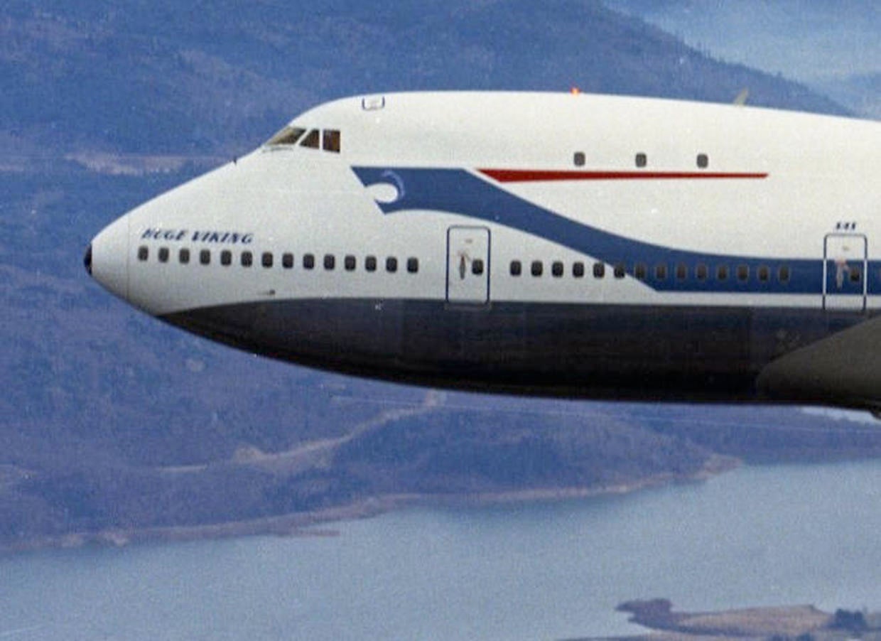 Boeing's 747, the "queen of the skies" - CBS News