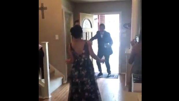 Teen who couldn't walk for 10 months surprises prom date with first ...