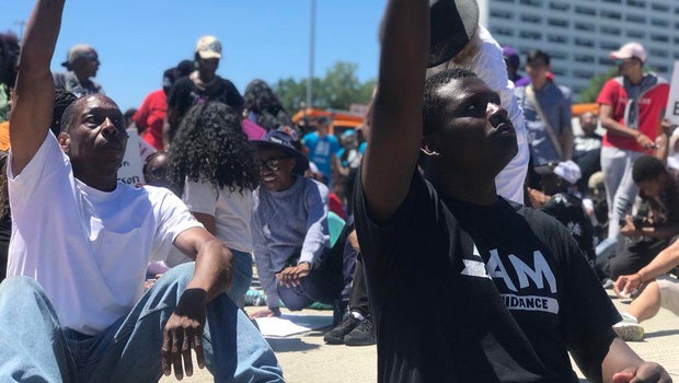 Chicago anti-gun violence march: Protesters shut down part of Dan Ryan ...