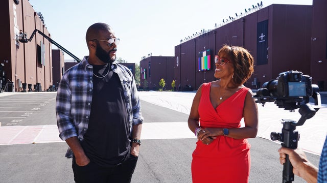 Solar boat shines light on sun's power - CBS News