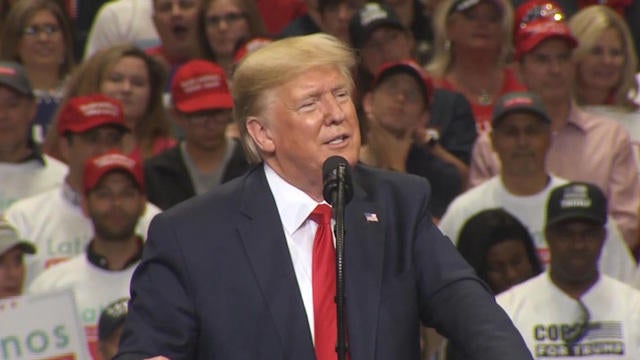 Shaq buys teen shoes: Former NBA star Shaquille O'Neal buys teen 10 ...