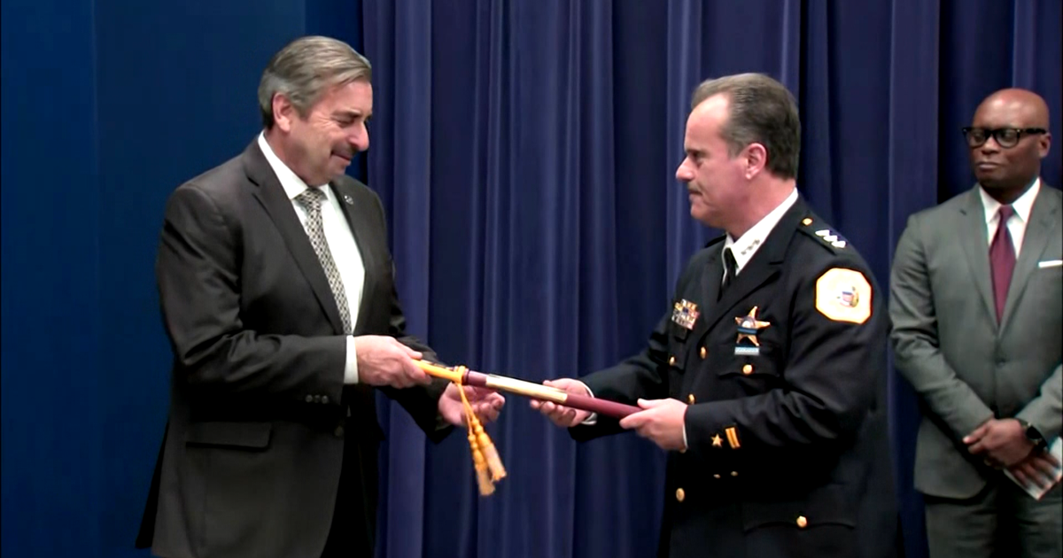 Charlie Beck Steps Down As Interim Chicago Police Superintendent; David ...