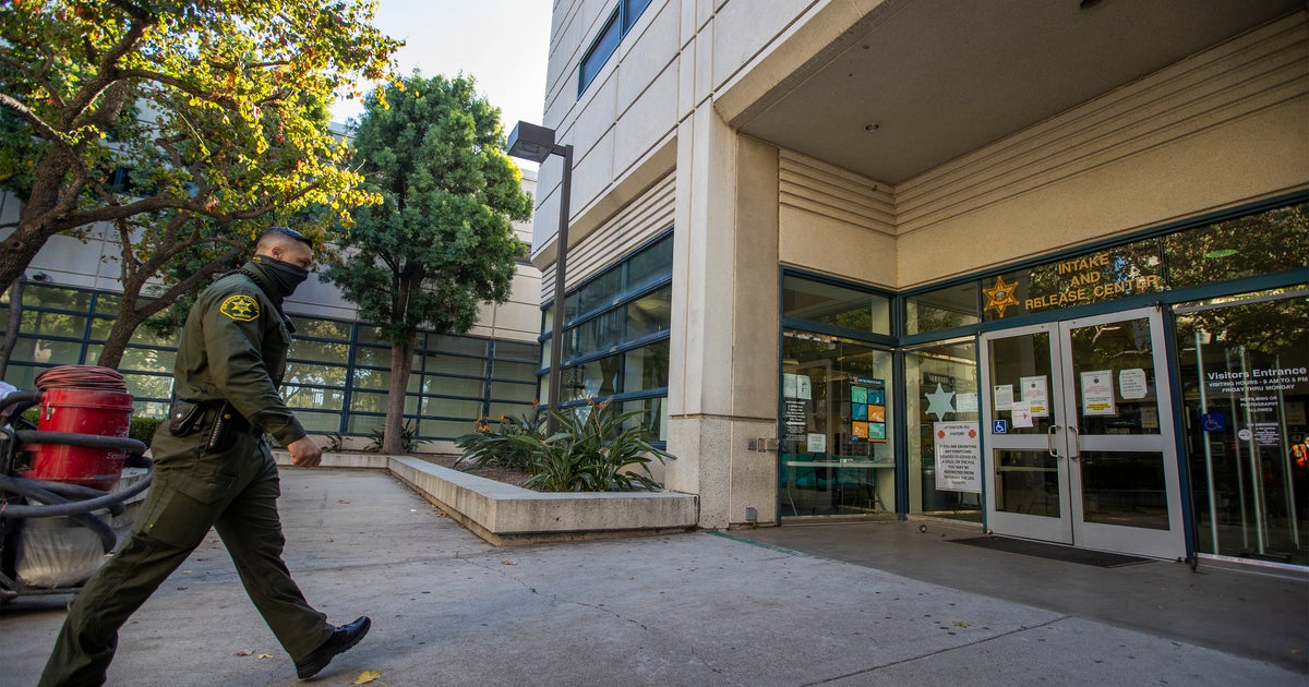 Orange County Jail Inmate Dies From COVID-19 Complications - CBS Los ...