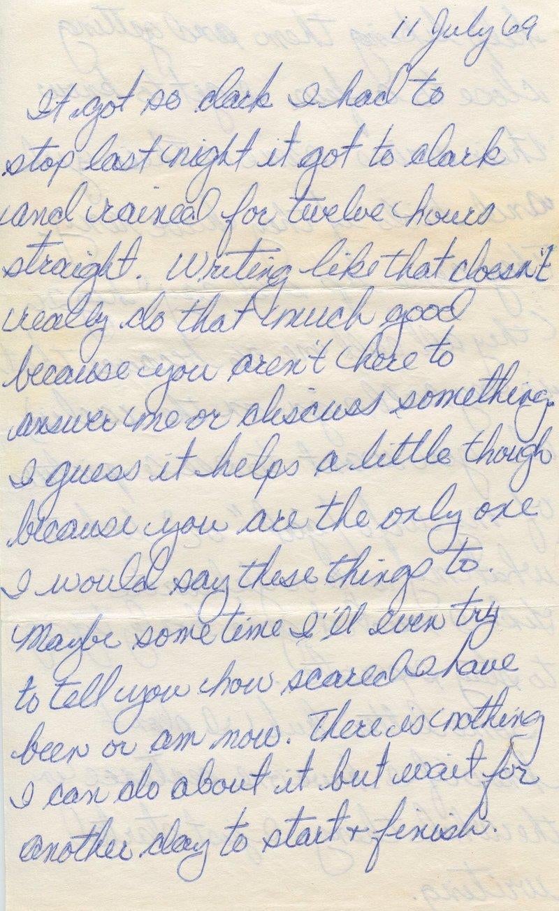 Online museum spotlights letters from Vietnam veterans - CBS News