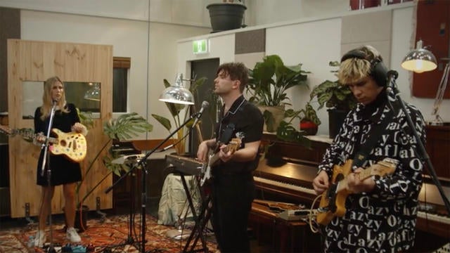 Betrayal By Cell Phone - CBS News