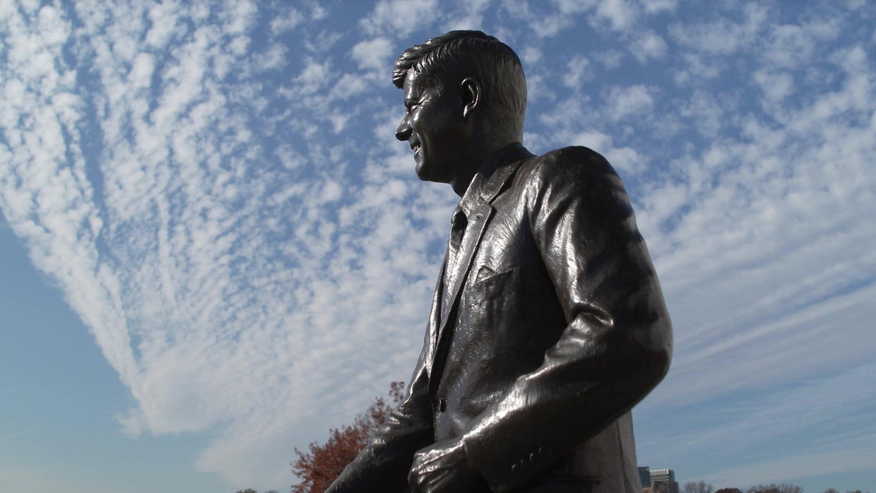 Memorializing John F. Kennedy in bronze - CBS News