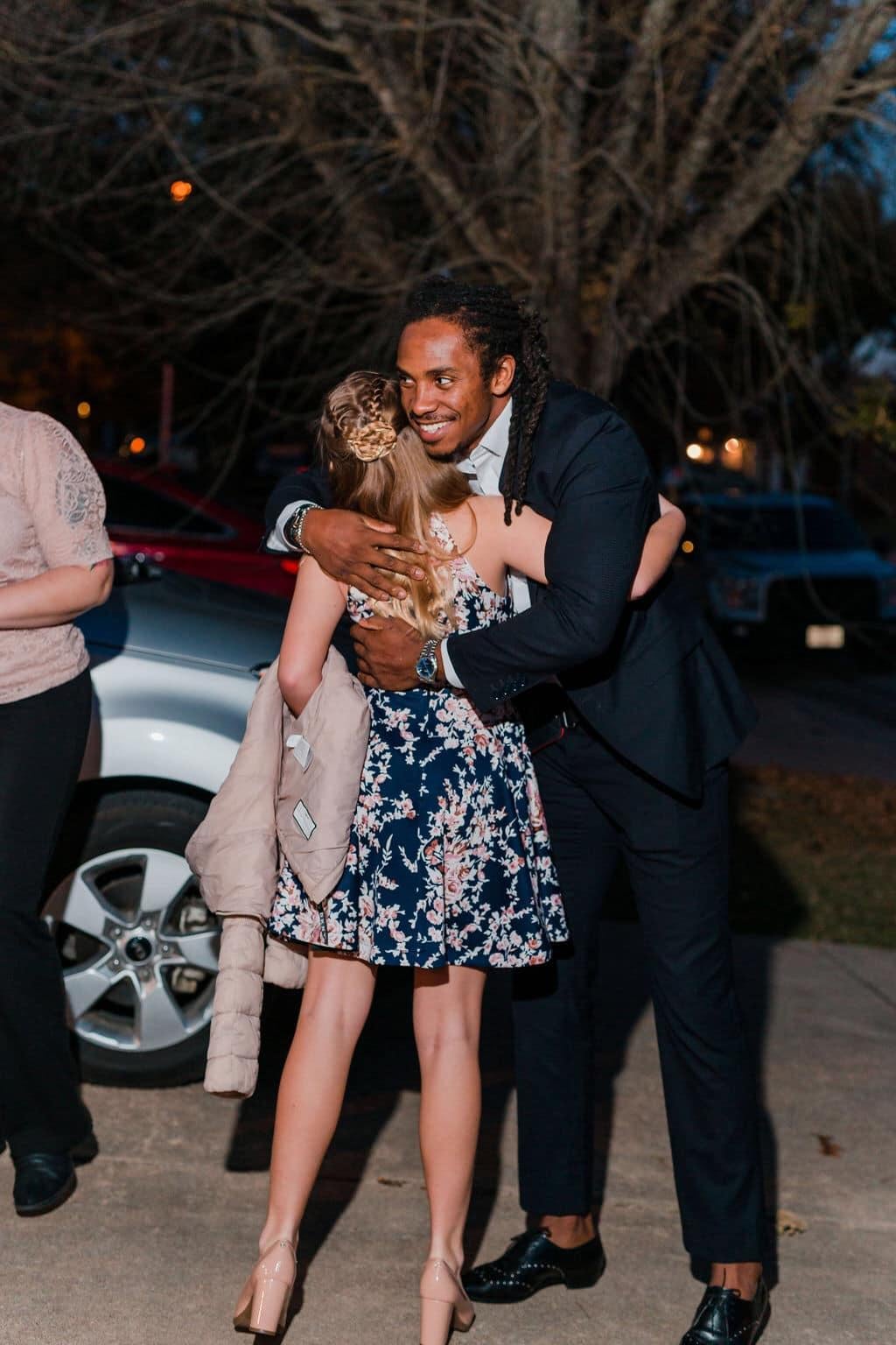 NFL player Anthony Harris took an 11-year-old girl whose dad died to ...