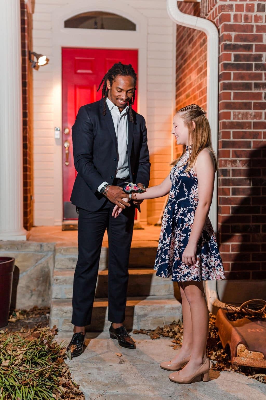 NFL player Anthony Harris took an 11-year-old girl whose dad died to ...