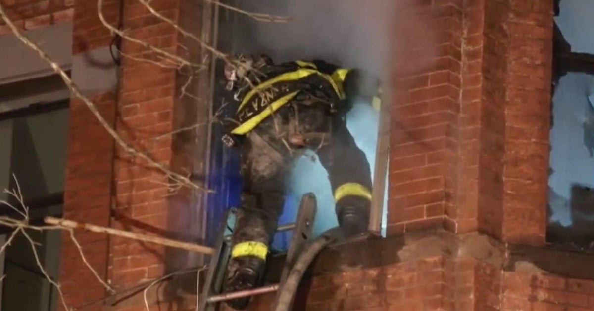 74-year-old woman dies in Bed-Stuy fire, firefighter hurt - CBS New York